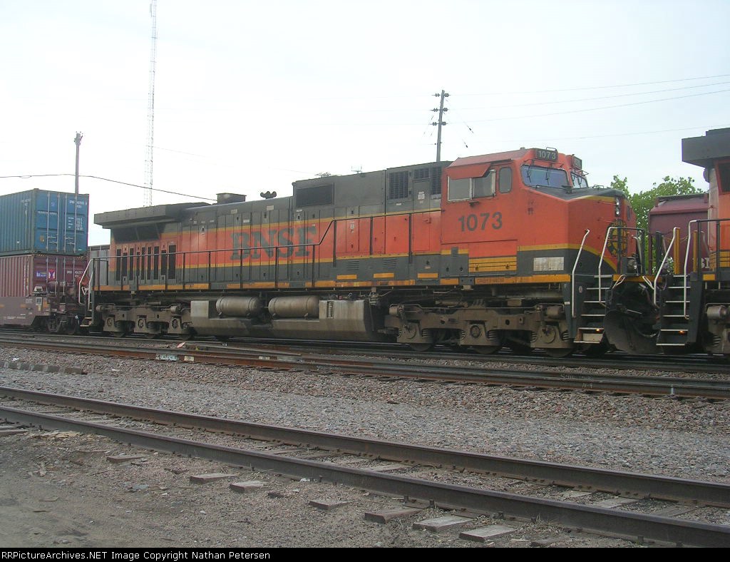 BNSF 1073